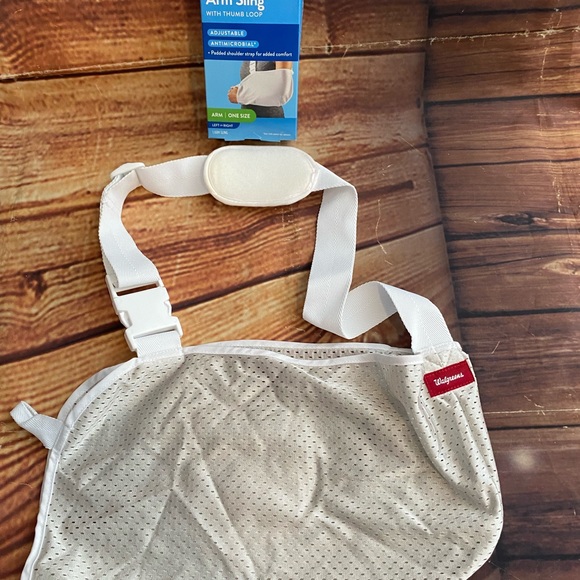 walgreens | Other | Walgreens Arm Sling W Thumb Loop Padded Shoulder ...